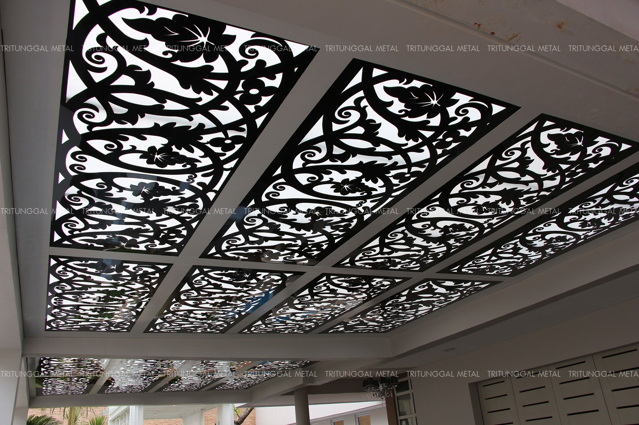 Estilo Metal — Exterior